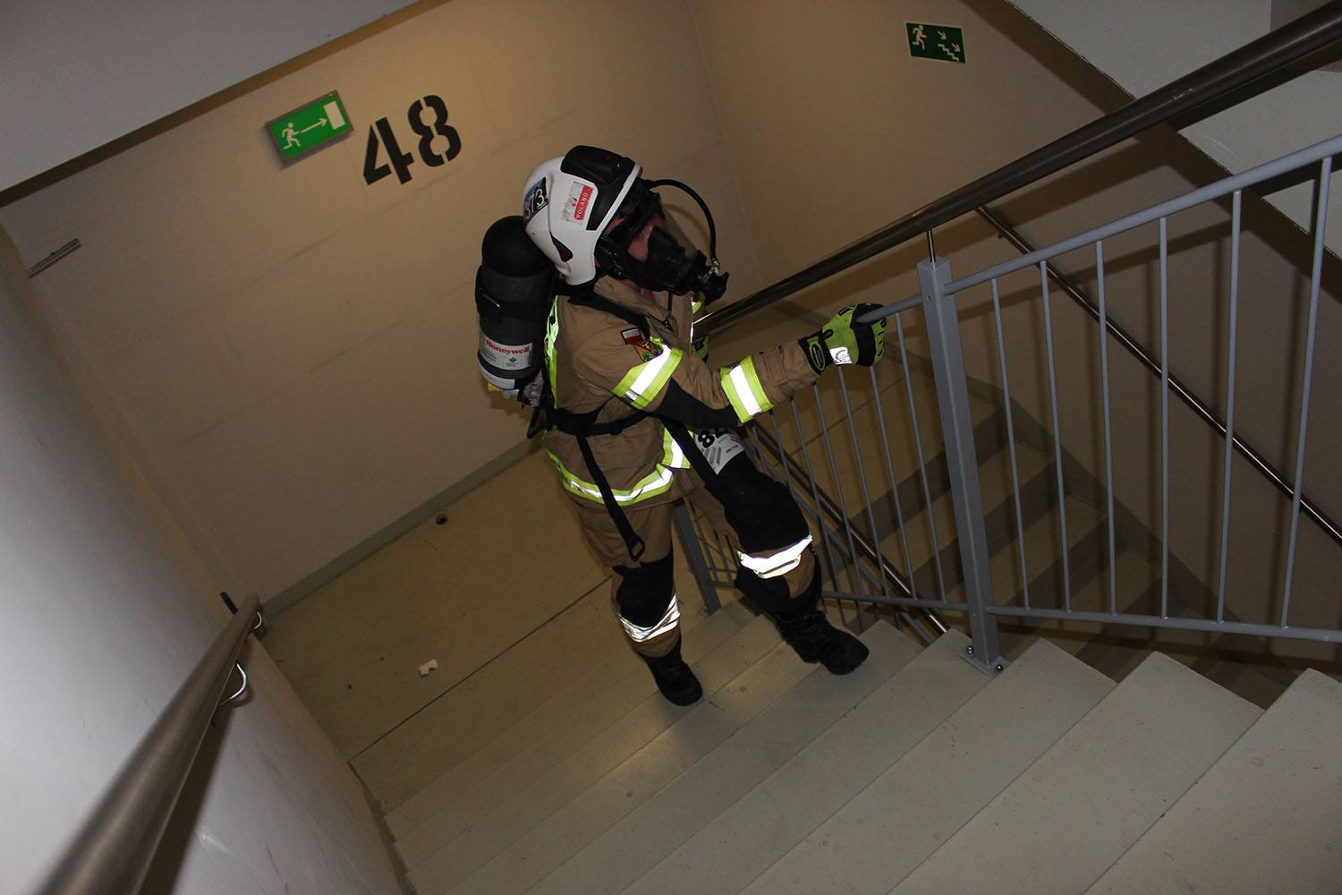 Sky Tower Run 2022. Pokonaj 1142 schodów... Galeria zdjęć 5/8