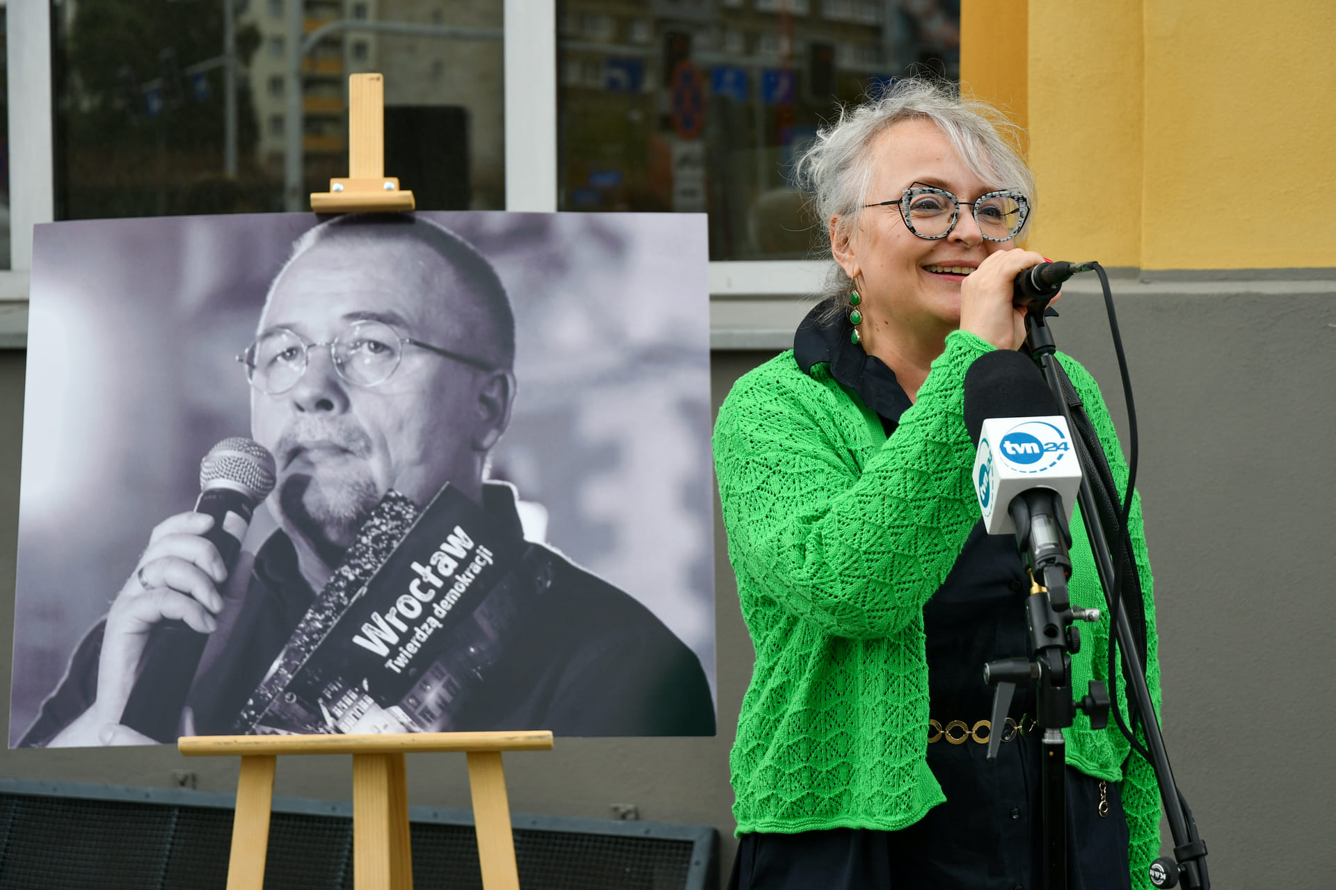 Na pl. Solidarności we Wrocławiu pojawił... Galeria zdjęć 12/27