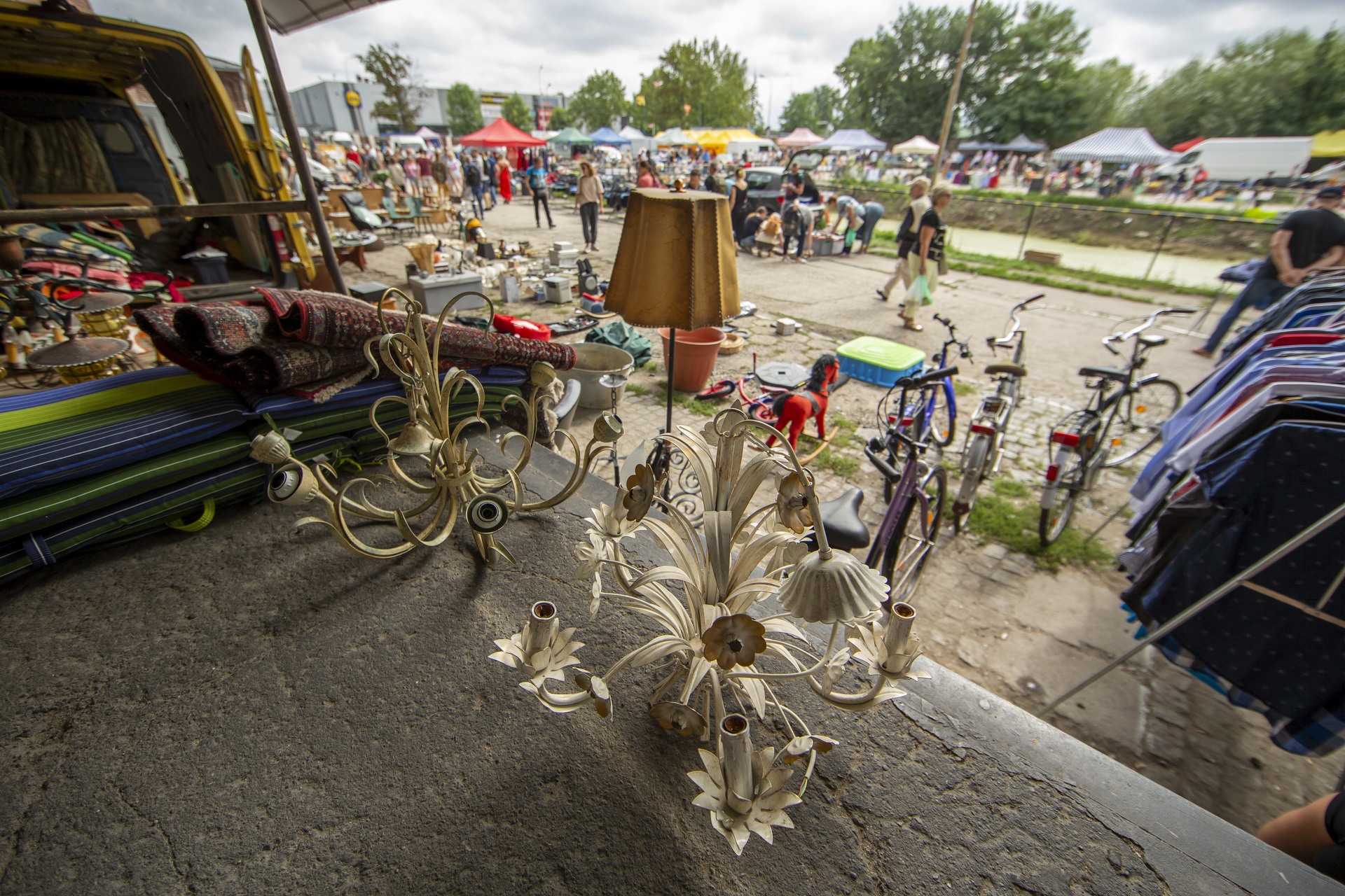 Giełda Staroci i Pchli Targ, czyli raj dla poszukiwaczy niezwykłych pr ...