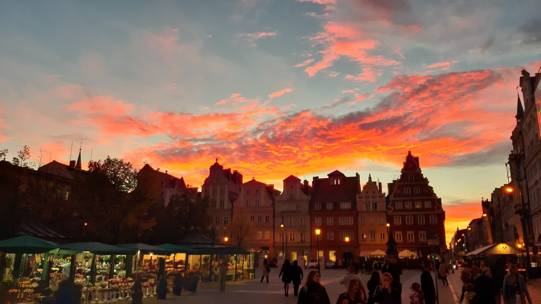Obłędny zachód słońca nad Wrocławiem. Niebo jak wata cukrowa [ZDJĘCIA ...