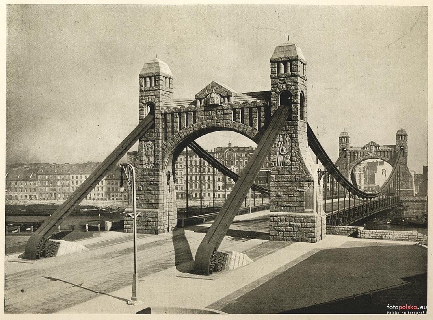 Wrocław 100 lat temu i dzisiaj. Oto miejsca, które od stu lat wyglądaj ...