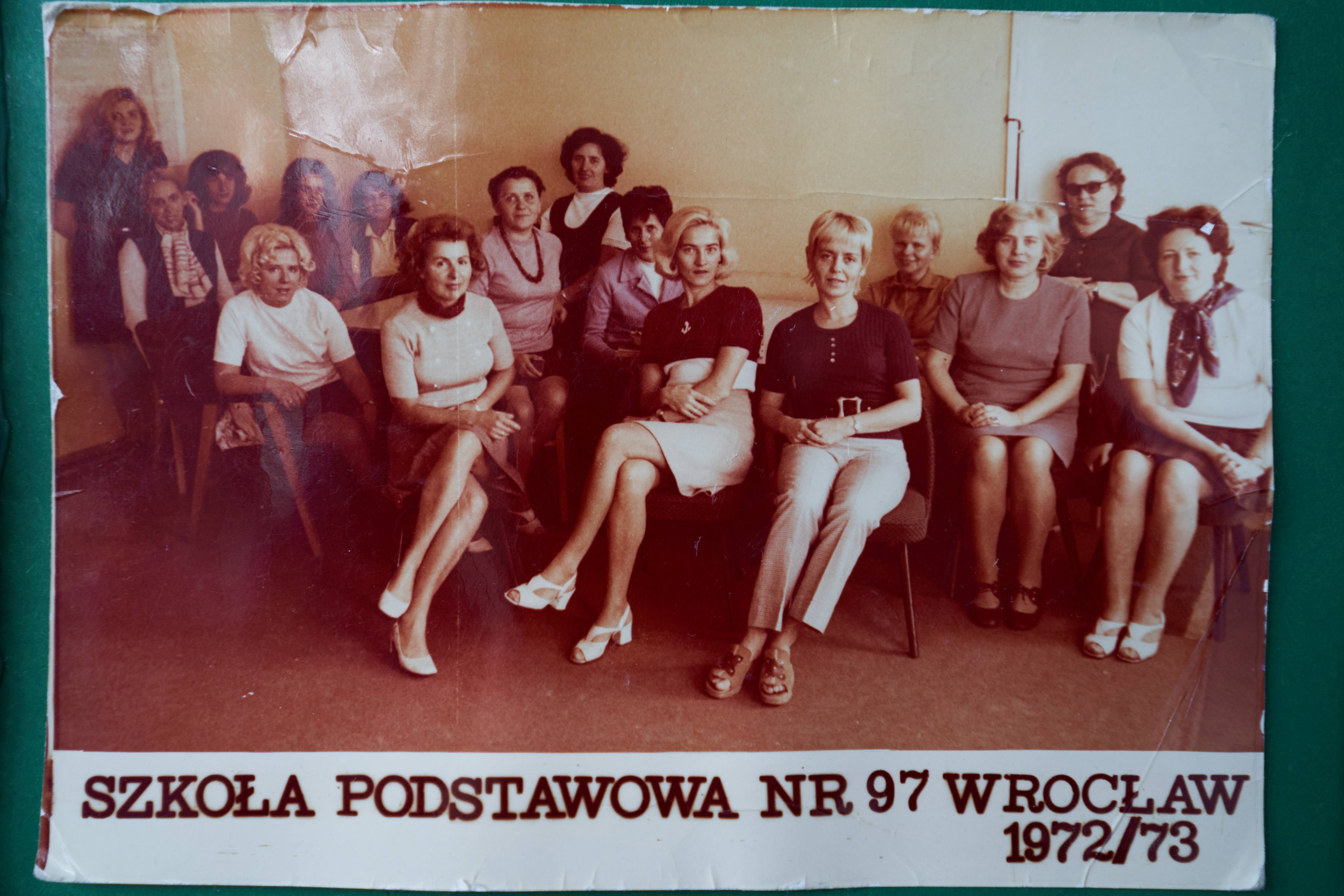 Zobaczcie stare zdjęcia z kronik szkolnych SP nr 97 we Wrocławiu. Pods ...