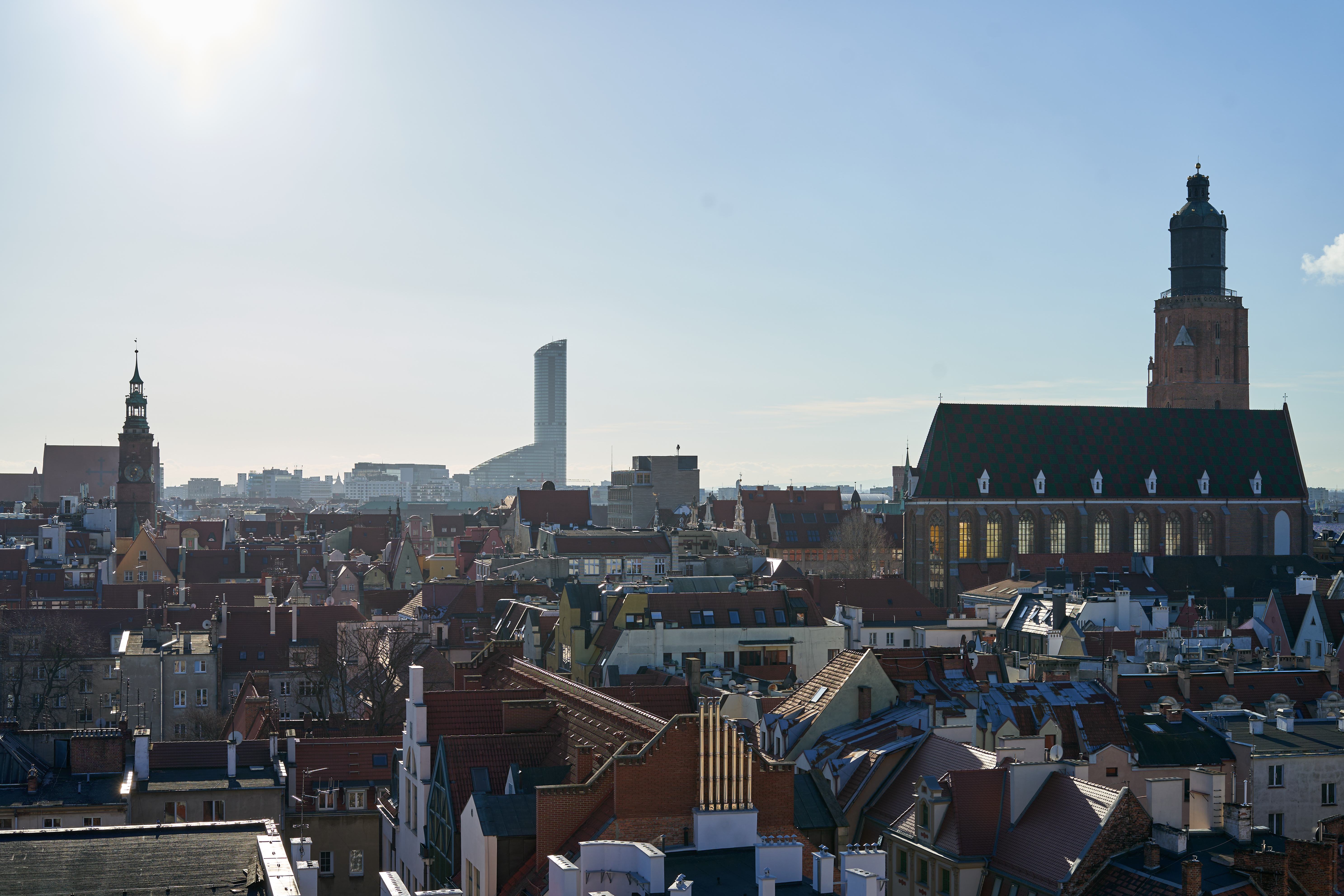 Wrocław z lotu ptaka! Zobacz przepiękną panoramę miasta z tarasu na Wi ...