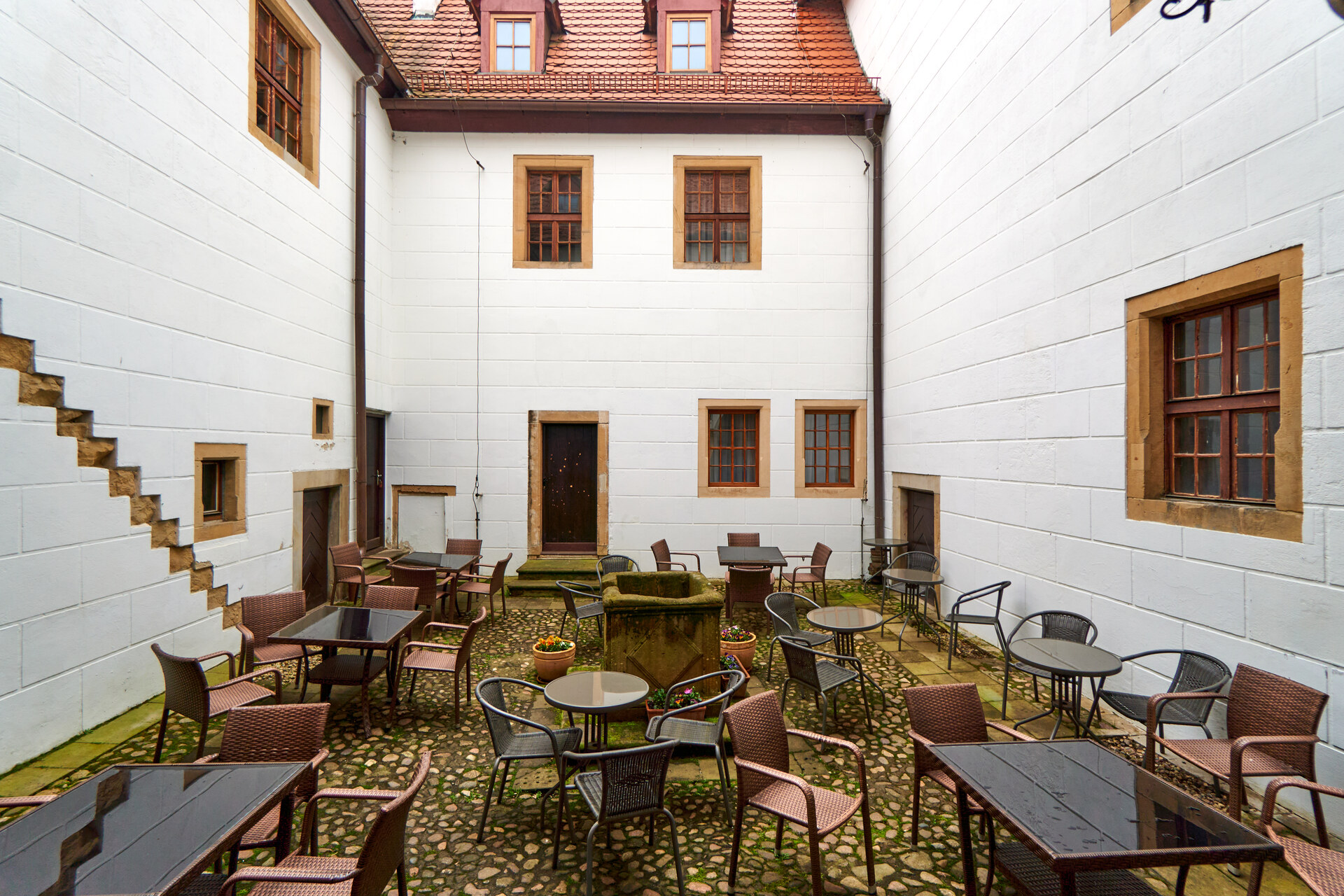 Zamek na wodzie, czyli Zamek Wojnowice na zdjęciach