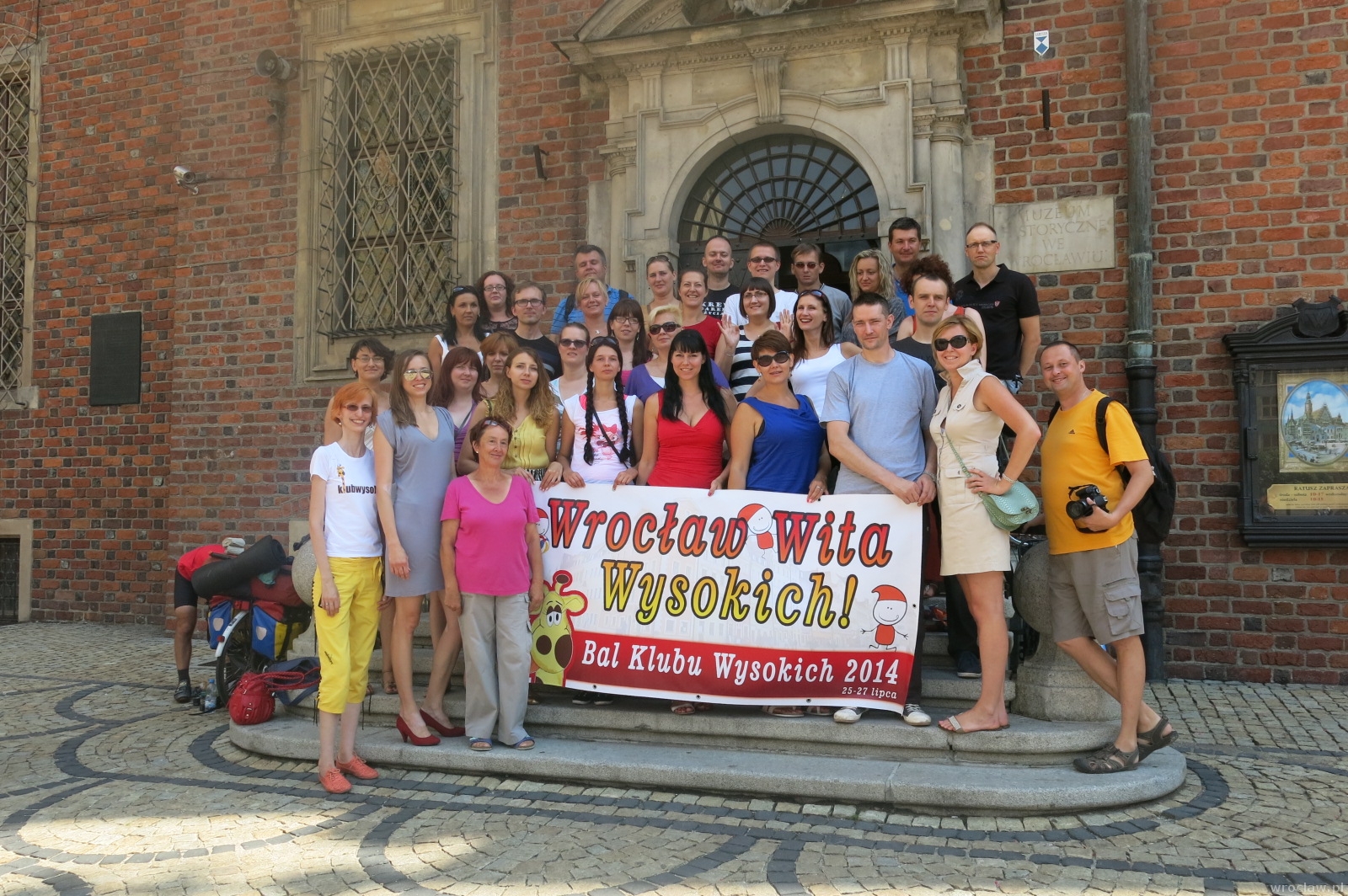 do tall people meetups exist? : r/tall