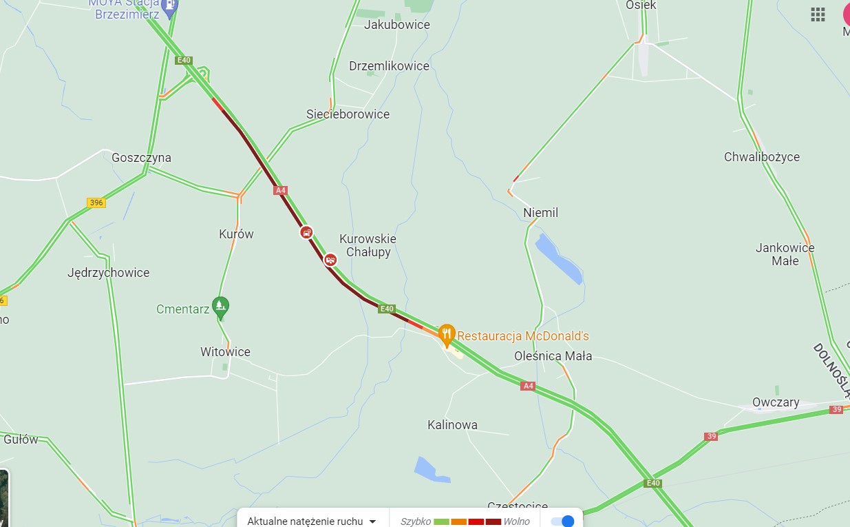 Wypadek na autostradzie A4 w kierunku Katowic. Na drodze alkohol. Utrudnienia mogą potrwać do ...