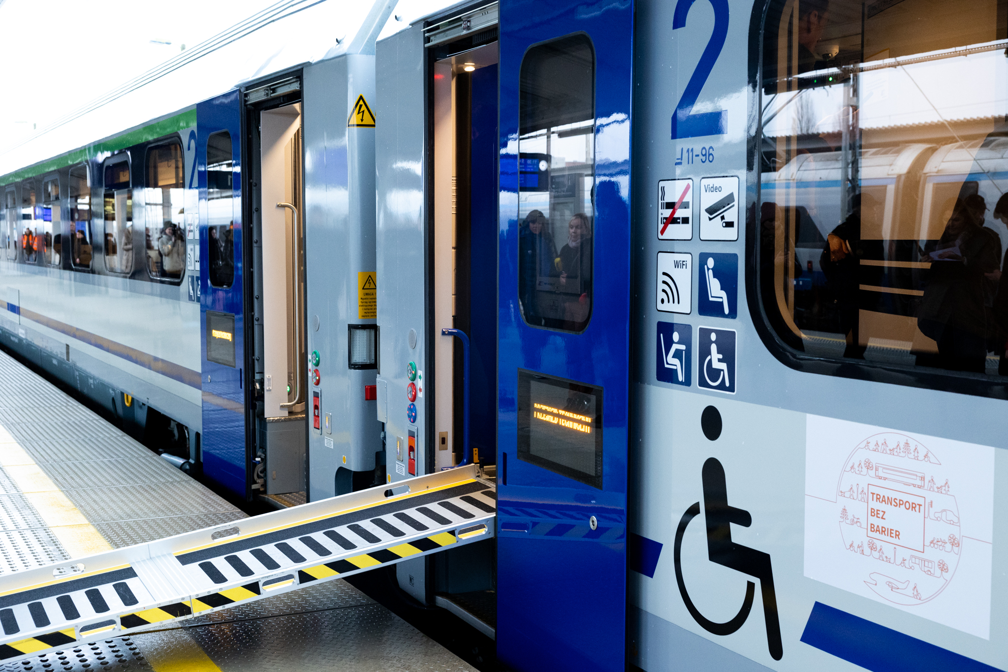 Nowe wagony dla PKP Intercity, w planach 200 pociągów dla Polregio. Po... Zdjęcie 5/9