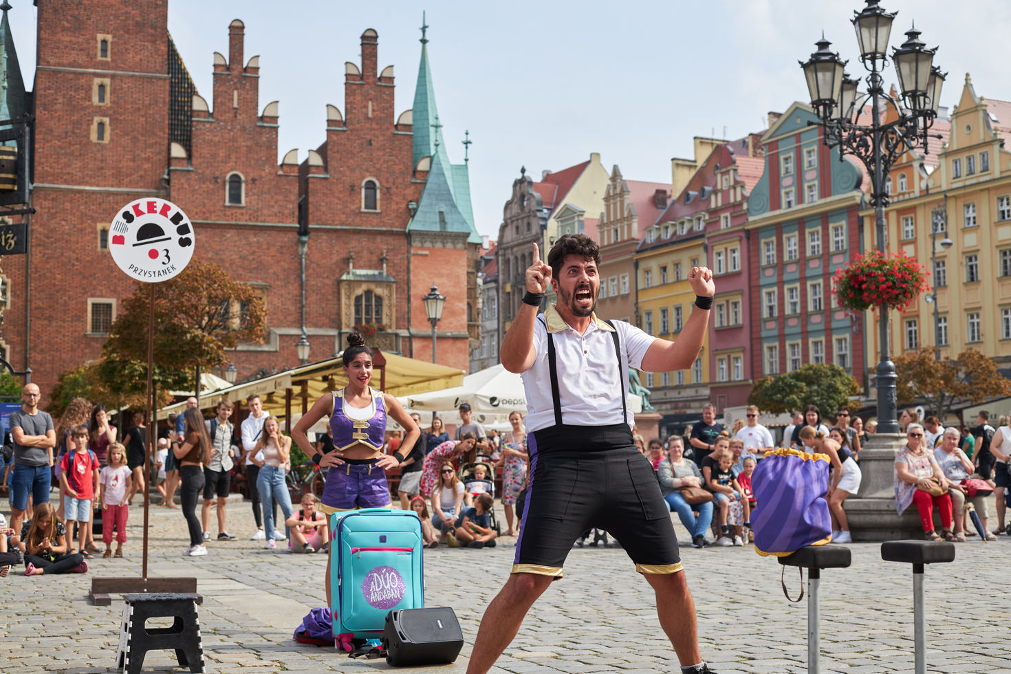 Festiwal buskersów we Wrocławiu. Artyści uliczni opanowali wrocławski Rynek [MNÓSTWO ZDJĘĆ ...