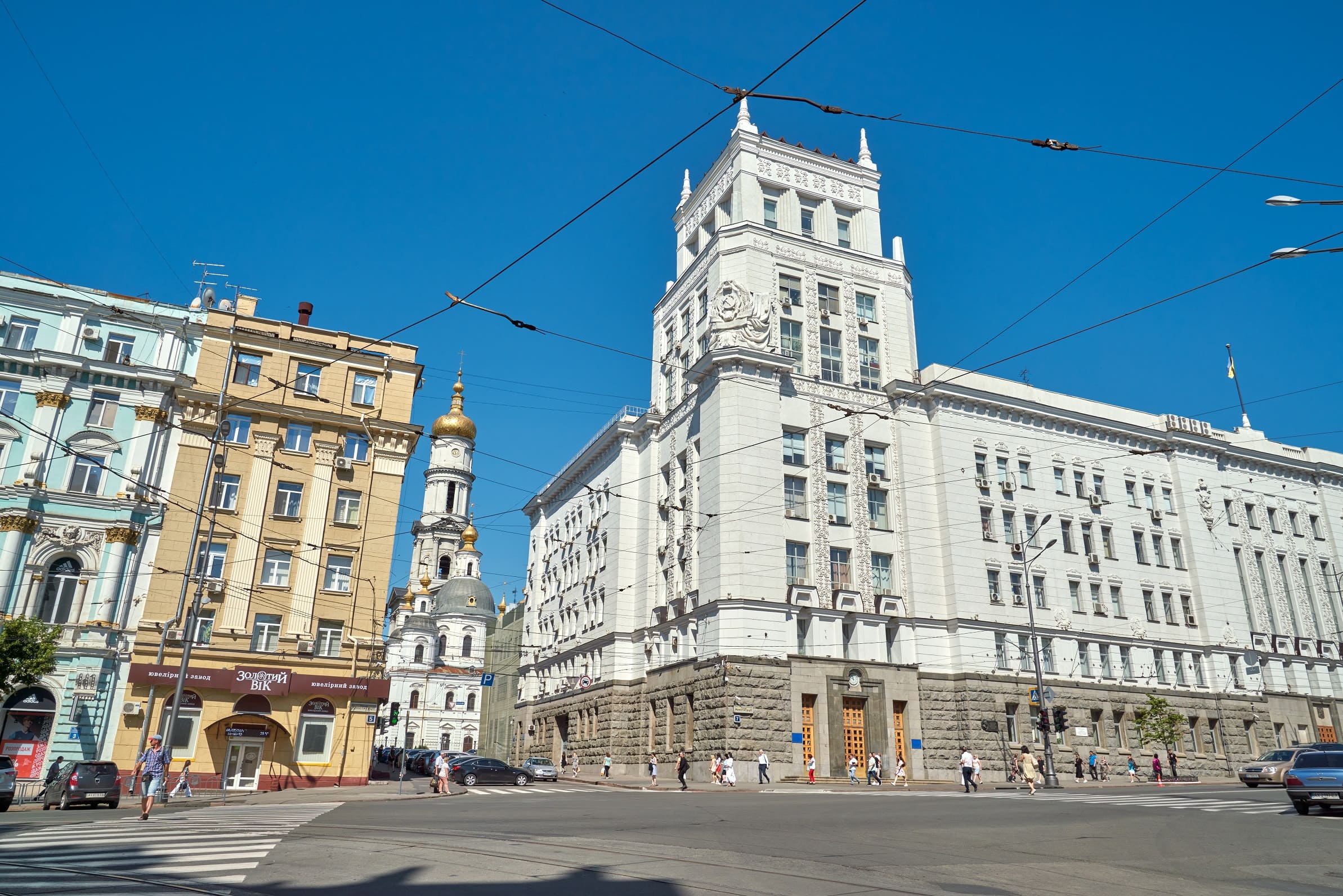 Charków w ogniu. Zobaczcie wyjątkowe zdjęcia miasta przed i w trakcie ...