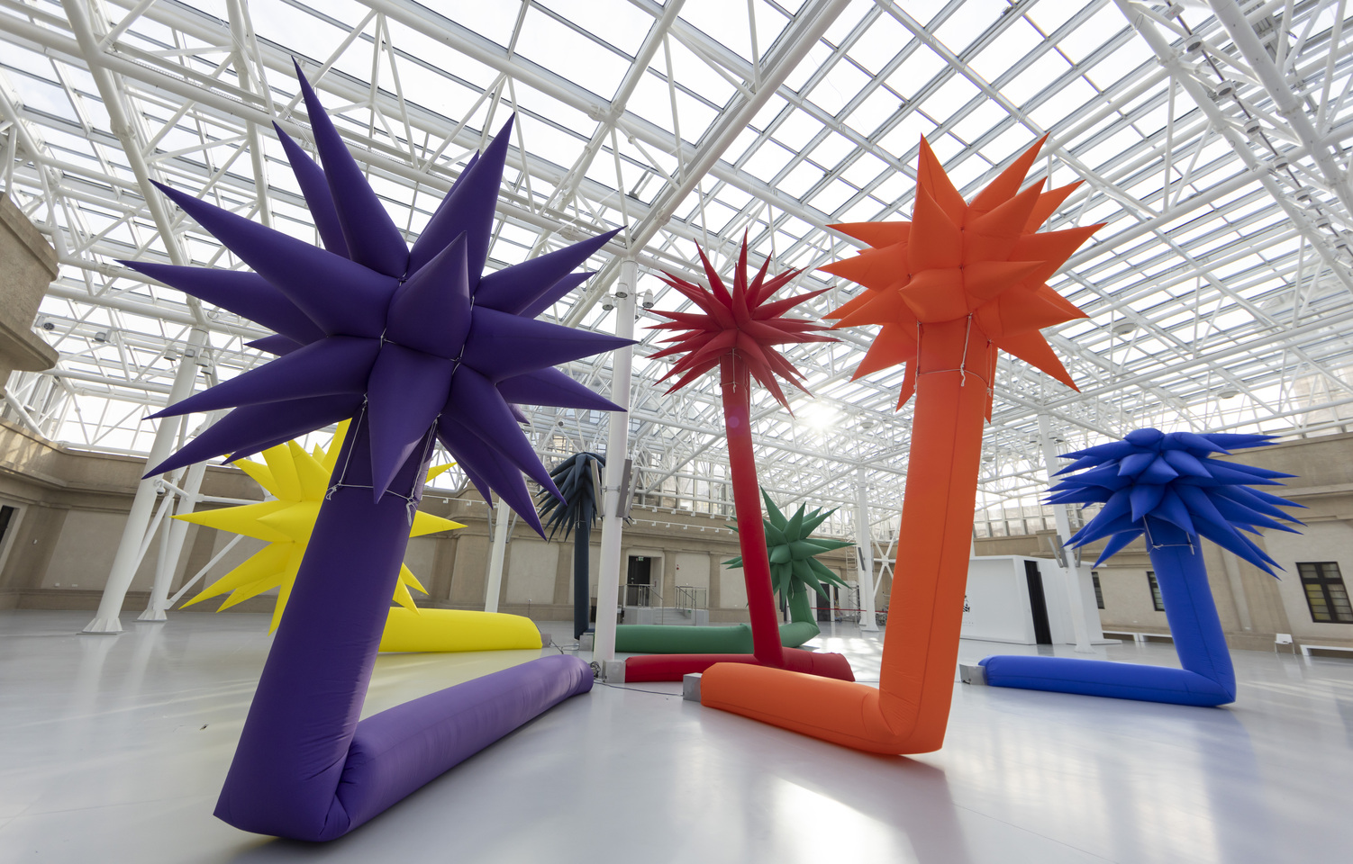 Niezwykłe rzeźby i instalacja Ottona Piene w Pawilonie Czterech Kopuł ...