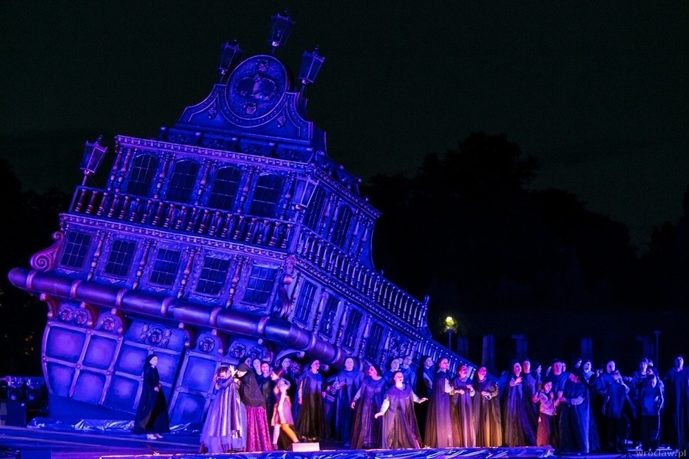 Latający Holender. Opera Wagnera z fontanną multimedialną