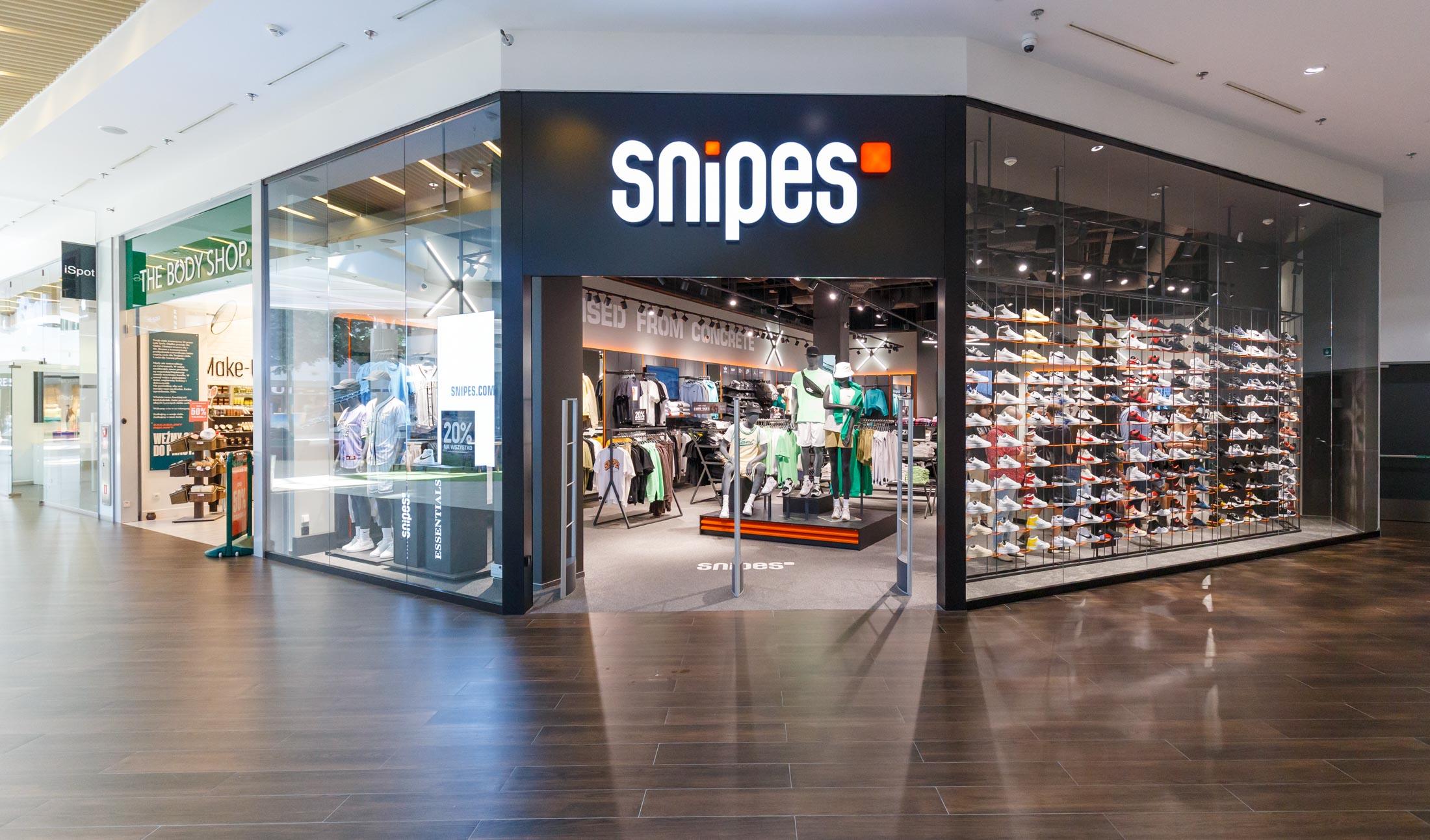 Robot pomagający w zakupach, interaktywna przymierzalnia i kultowa mar ...