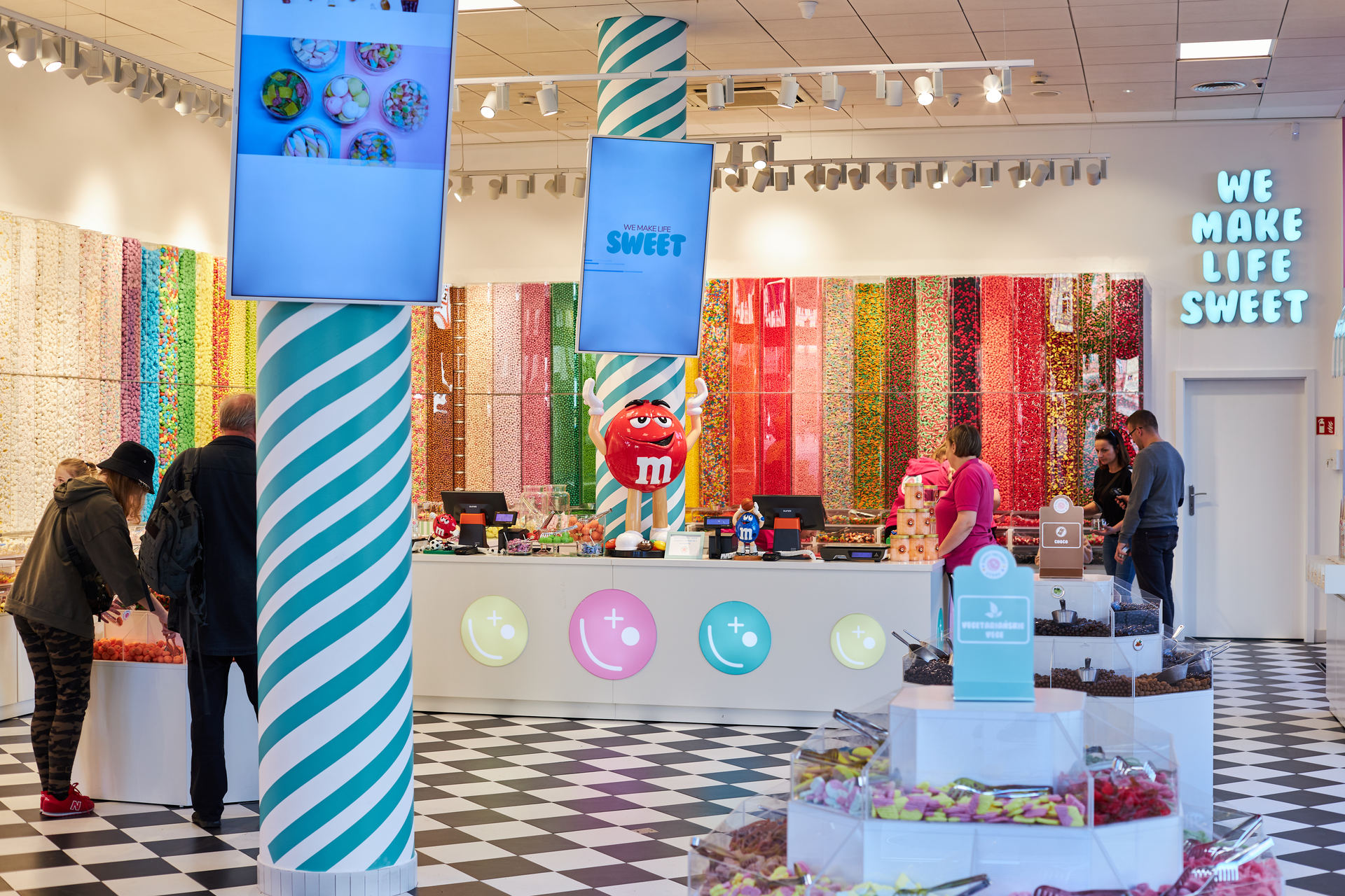 Przy placu Solnym i Rynku otworzył się pierwszy we Wrocławiu sklep pod ...