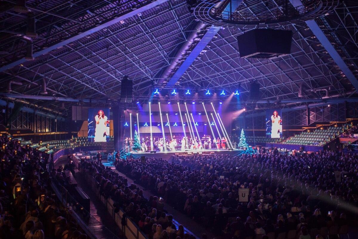Nowy parkiet w Hali Orbita. Grają tam koszykarze Śląska, organizowane ...