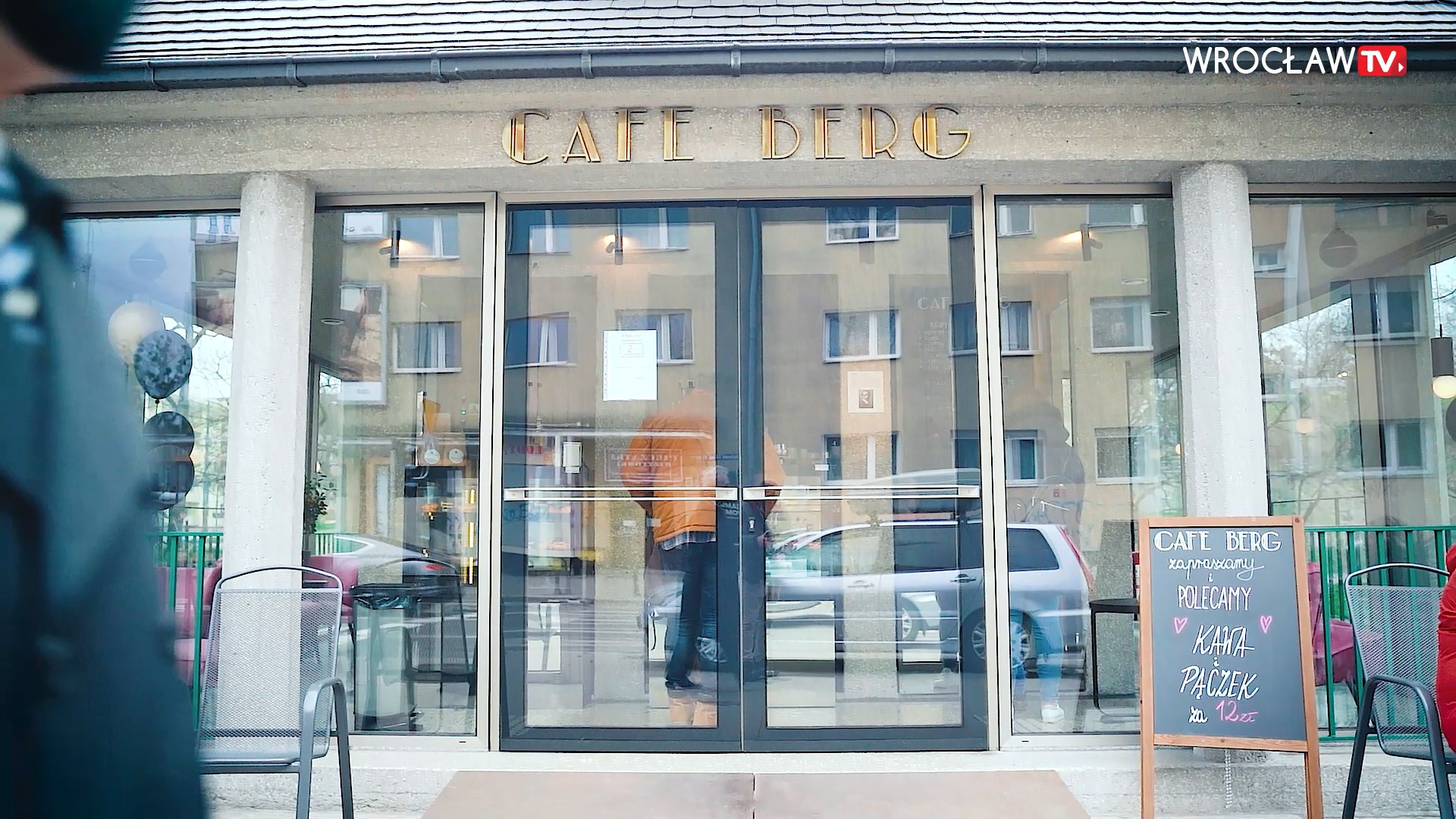 Cafe Berg już przyjmuje gości. Jak wygląda w środku domek projektu Maxa ...