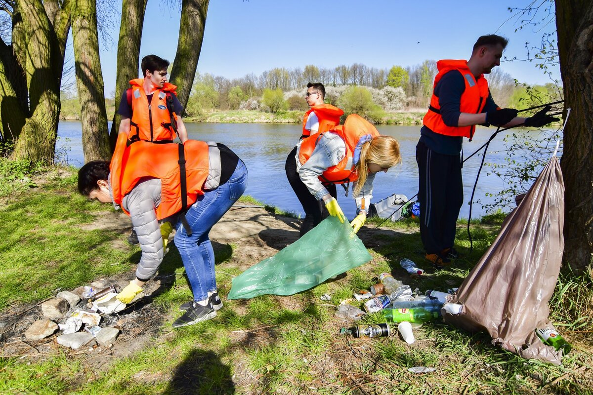 Sprzątanie rzek w sobotę 15 października we Wrocławiu. Start o 10.00 w ...